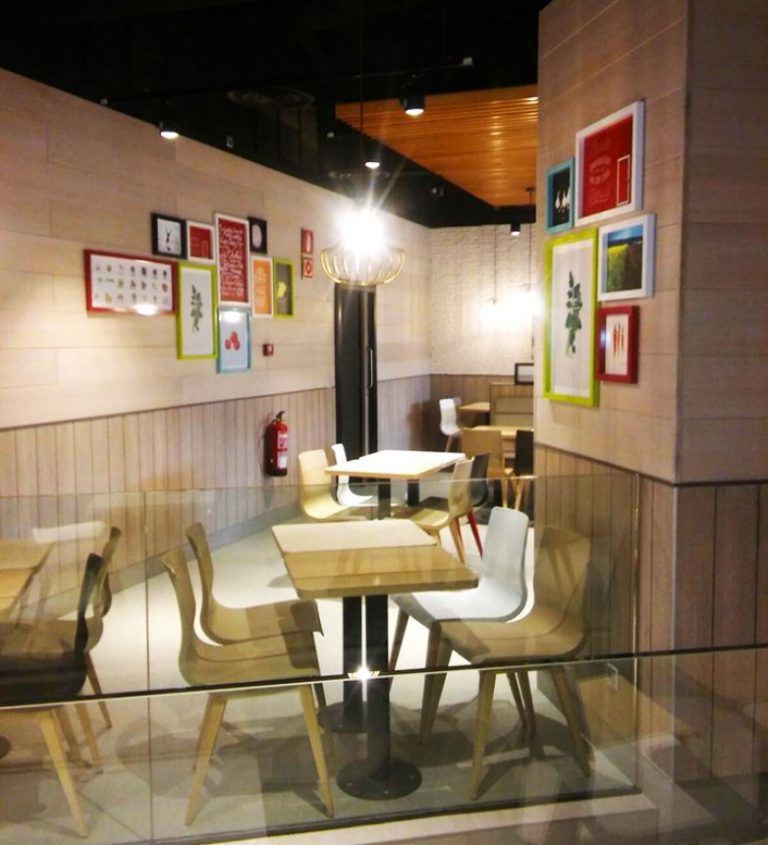 decoracion-interior-kfc-diversia-2 - PROJECTSIGN